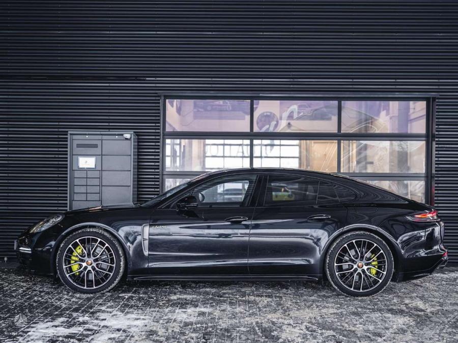 Melns Porsche Panamera 2022 Viļņa, ar dzinēja tilpumu 0.00 L un nobraukumu 75 tūkst. km par 79911 €, foto 2 vietnē AUTOMOTO.COM.LV