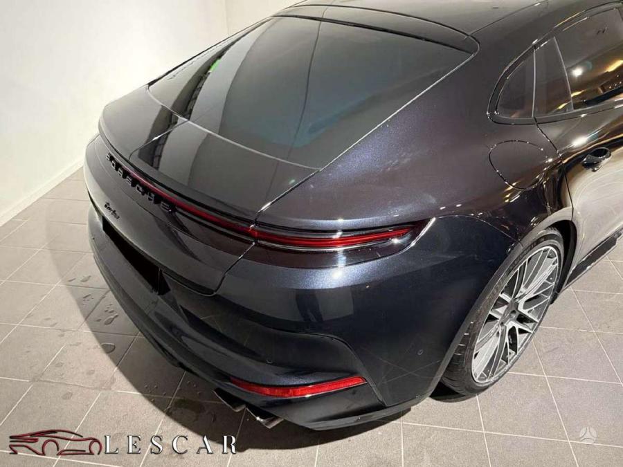 Black Porsche Panamera 2024 in Vilnius, with an engine capacity of 4.00 L and mileage of 5 thousand km for 190000 €, photo 5 on AUTOMOTO.COM.LV
