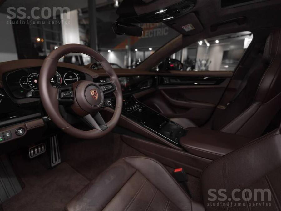 Melns Porsche Panamera 2025 Rīga, ar dzinēja tilpumu 4.00 L un nobraukumu 5 tūkst. km par 151000 €, foto 6 vietnē AUTOMOTO.COM.LV