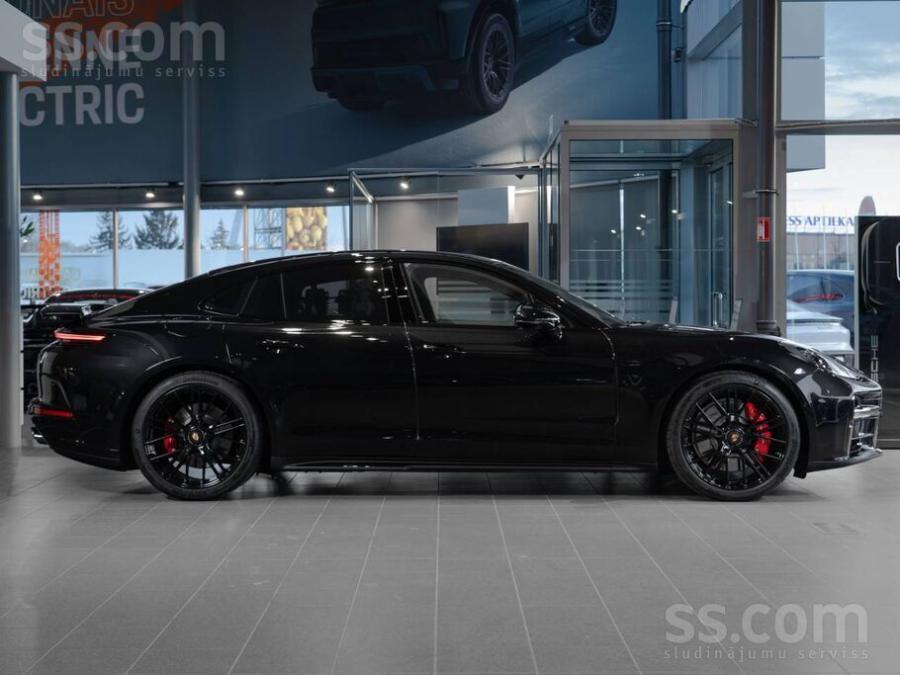 Melns Porsche Panamera 2025 Rīga, ar dzinēja tilpumu 4.00 L un nobraukumu 5 tūkst. km par 151000 €, foto 8 vietnē AUTOMOTO.COM.LV
