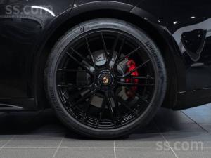 Melns Porsche Panamera 2025 Rīga, ar dzinēja tilpumu 4.00 L un nobraukumu 5 tūkst. km par 151000 €, foto 17 vietnē AUTOMOTO.COM.LV