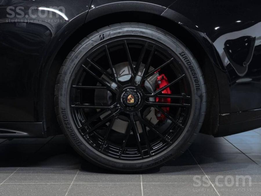 Melns Porsche Panamera 2025 Rīga, ar dzinēja tilpumu 4.00 L un nobraukumu 5 tūkst. km par 151000 €, foto 17 vietnē AUTOMOTO.COM.LV