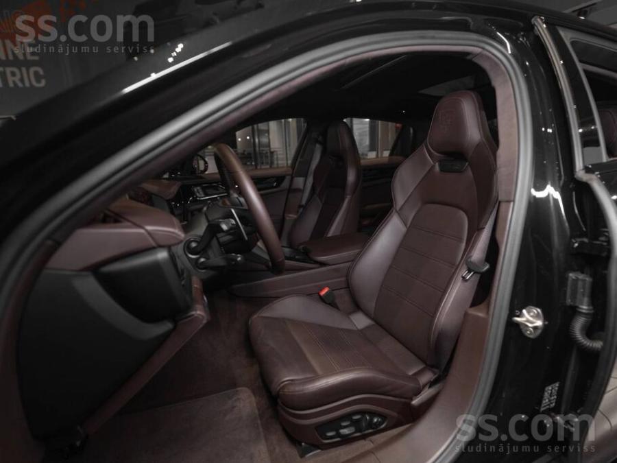 Melns Porsche Panamera 2025 Rīga, ar dzinēja tilpumu 4.00 L un nobraukumu 5 tūkst. km par 151000 €, foto 18 vietnē AUTOMOTO.COM.LV