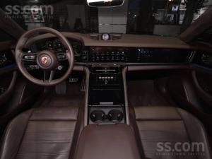 Melns Porsche Panamera 2025 Rīga, ar dzinēja tilpumu 4.00 L un nobraukumu 5 tūkst. km par 151000 €, foto 19 vietnē AUTOMOTO.COM.LV