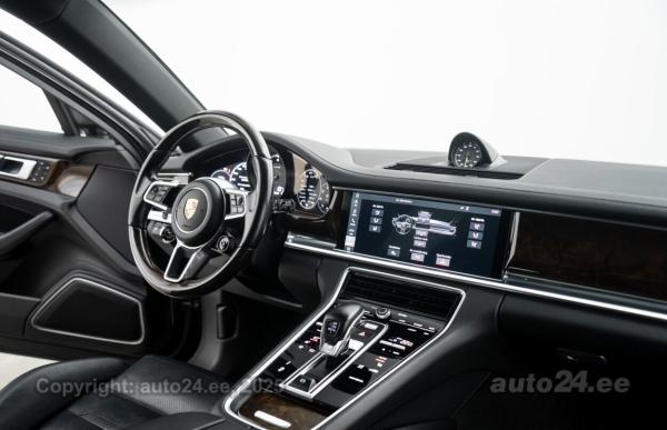 Black Porsche Panamera 2018 in Tallinn, with an engine capacity of 3.00 L and mileage of 119 thousand km for 45899 €, photo 11 on AUTOMOTO.COM.LV