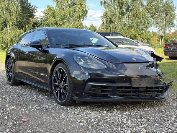 Melns Porsche Panamera 2018 Ukmergė, ar dzinēja tilpumu 2.89 L un nobraukumu 181 tūkst. km par 20800 €, foto 2 vietnē AUTOMOTO.COM.LV