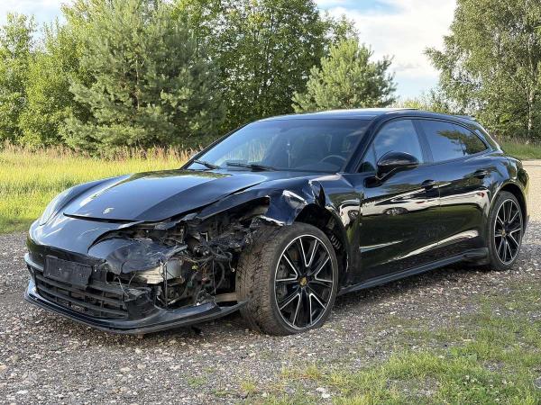 Melns Porsche Panamera 2018 Ukmergė, ar dzinēja tilpumu 2.89 L un nobraukumu 181 tūkst. km par 20800 €, foto 4 vietnē AUTOMOTO.COM.LV