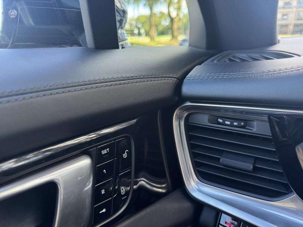 Melns Porsche Panamera 2018 Kauņa, ar dzinēja tilpumu 2.89 L un nobraukumu 156 tūkst. km par 49000 €, foto 9 vietnē AUTOMOTO.COM.LV