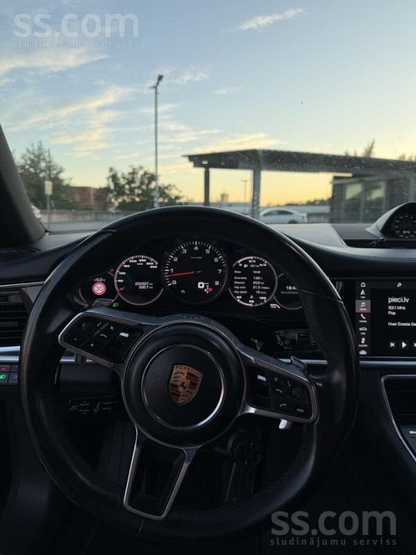 Porsche Panamera 2018 RÄ«ga vietnÄ Melns Porsche Panamera 2018 RÄ«ga, ar dzinÄja tilpumu 2.90 L un nobraukumu 205 tÅ«kst. km par 36990 ā¬, foto 7 vietnÄ AUTOMOTO.COM.LV
