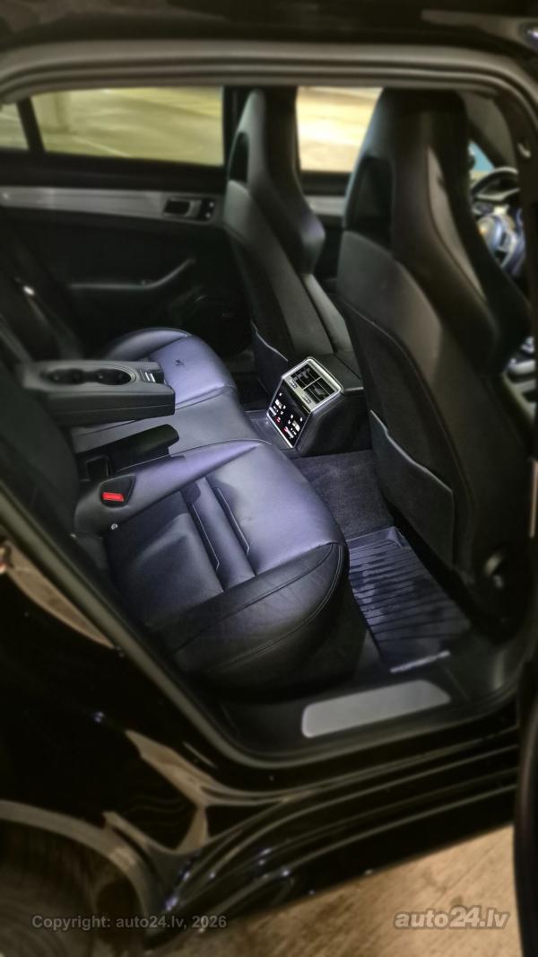 Black Porsche Panamera 2019 in Tallinn, with an engine capacity of 2.90 L and mileage of 138 thousand km for 66000 €, photo 5 on AUTOMOTO.COM.LV