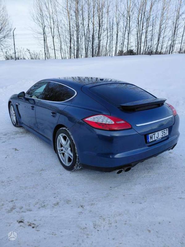 Zils Porsche Panamera 2012 Viļņa, ar dzinēja tilpumu 4.81 L un nobraukumu 228 tūkst. km par 12500 €, foto 4 vietnē AUTOMOTO.COM.LV