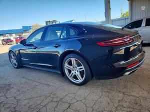 Zils Porsche Panamera 2017 Viļņa, ar dzinēja tilpumu 3.00 L un nobraukumu 90 tūkst. km par 19999 €, foto 5 vietnē AUTOMOTO.COM.LV