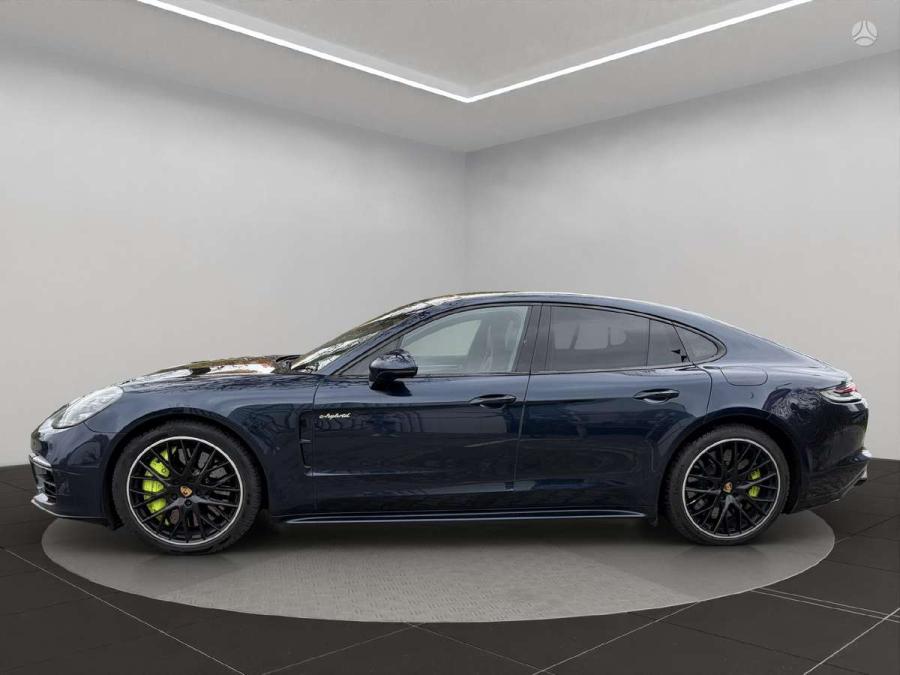 Zils Porsche Panamera 2018 Viļņa, ar dzinēja tilpumu 4.00 L un nobraukumu 133 tūkst. km par 53000 €, foto 2 vietnē AUTOMOTO.COM.LV