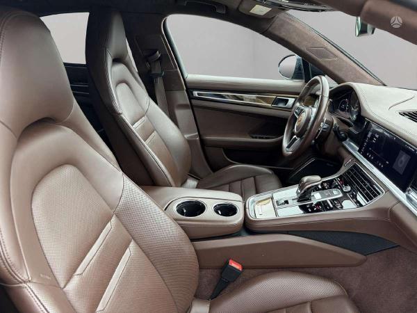 Zils Porsche Panamera 2018 Viļņa, ar dzinēja tilpumu 4.00 L un nobraukumu 133 tūkst. km par 53000 €, foto 9 vietnē AUTOMOTO.COM.LV
