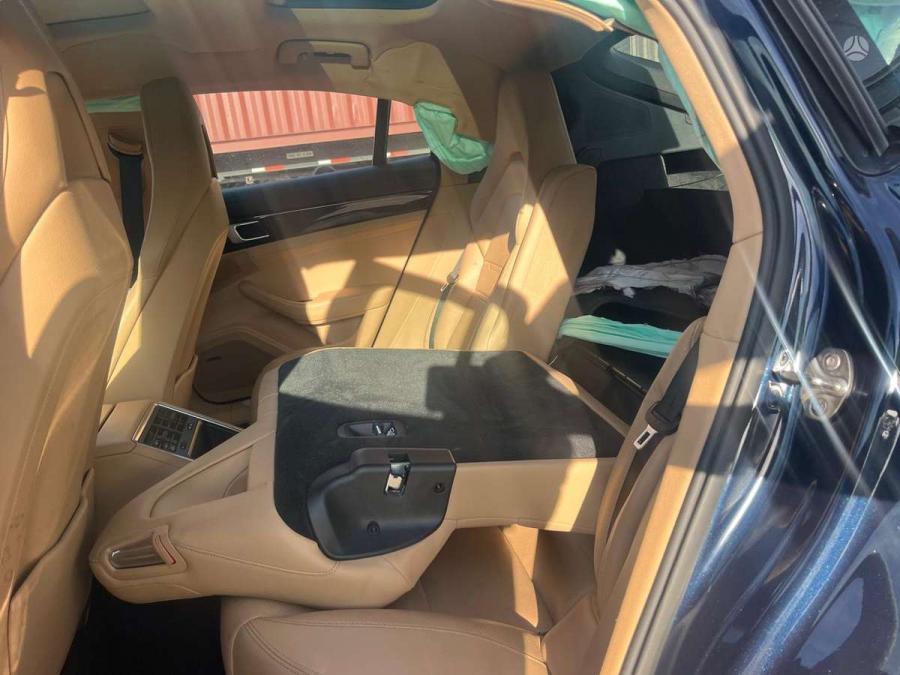 Zils Porsche Panamera 2020 Ukmergė, ar dzinēja tilpumu 2.89 L un nobraukumu 95 tūkst. km par 26999 €, foto 25 vietnē AUTOMOTO.COM.LV