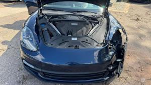 Blue Porsche Panamera 2020 in Ukmerge, with an engine capacity of 2.89 L and mileage of 95 thousand km for 31499 €, photo 4 on AUTOMOTO.COM.LV