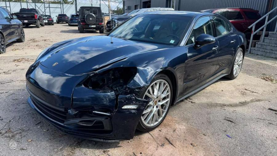Blue Porsche Panamera 2020 in Ukmerge, with an engine capacity of 2.89 L and mileage of 95 thousand km for 31499 €, photo 6 on AUTOMOTO.COM.LV