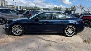 Blue Porsche Panamera 2020 in Ukmerge, with an engine capacity of 2.89 L and mileage of 95 thousand km for 31499 €, photo 7 on AUTOMOTO.COM.LV