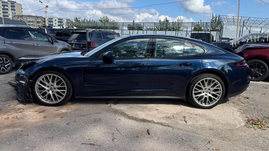 Blue Porsche Panamera 2020 in Ukmerge, with an engine capacity of 2.89 L and mileage of 95 thousand km for 31499 €, photo 7 on AUTOMOTO.COM.LV