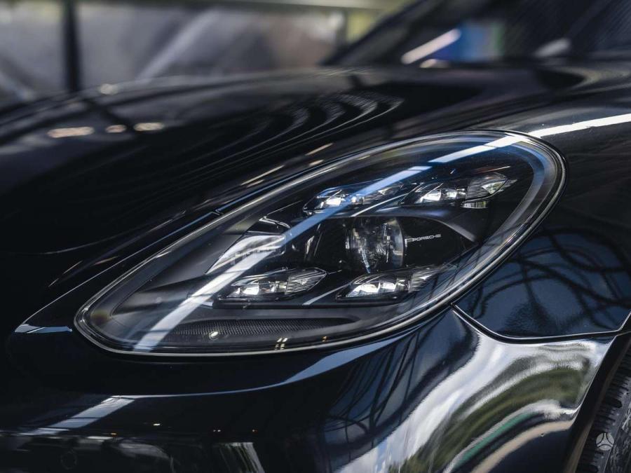 Blue Porsche Panamera 2021 in Vilnius, with an engine capacity of 4.00 L and mileage of 170 thousand km for 79911 €, photo 12 on AUTOMOTO.COM.LV