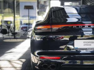 Blue Porsche Panamera 2021 in Vilnius, with an engine capacity of 4.00 L and mileage of 170 thousand km for 79911 €, photo 19 on AUTOMOTO.COM.LV
