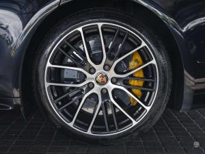 Blue Porsche Panamera 2021 in Vilnius, with an engine capacity of 4.00 L and mileage of 170 thousand km for 79911 €, photo 23 on AUTOMOTO.COM.LV