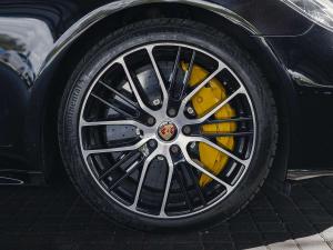 Blue Porsche Panamera 2021 in Vilnius, with an engine capacity of 4.00 L and mileage of 170 thousand km for 79911 €, photo 24 on AUTOMOTO.COM.LV
