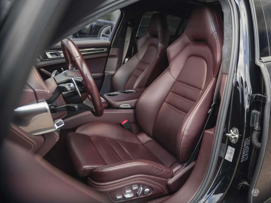 Blue Porsche Panamera 2021 in Vilnius, with an engine capacity of 4.00 L and mileage of 170 thousand km for 79911 €, photo 27 on AUTOMOTO.COM.LV
