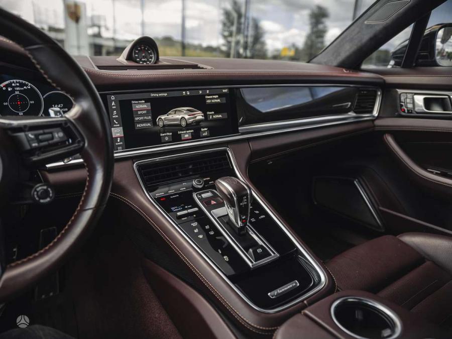Blue Porsche Panamera 2021 in Vilnius, with an engine capacity of 4.00 L and mileage of 170 thousand km for 79911 €, photo 33 on AUTOMOTO.COM.LV