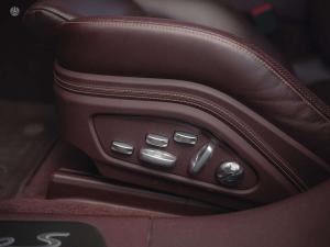 Blue Porsche Panamera 2021 in Vilnius, with an engine capacity of 4.00 L and mileage of 170 thousand km for 79911 €, photo 40 on AUTOMOTO.COM.LV