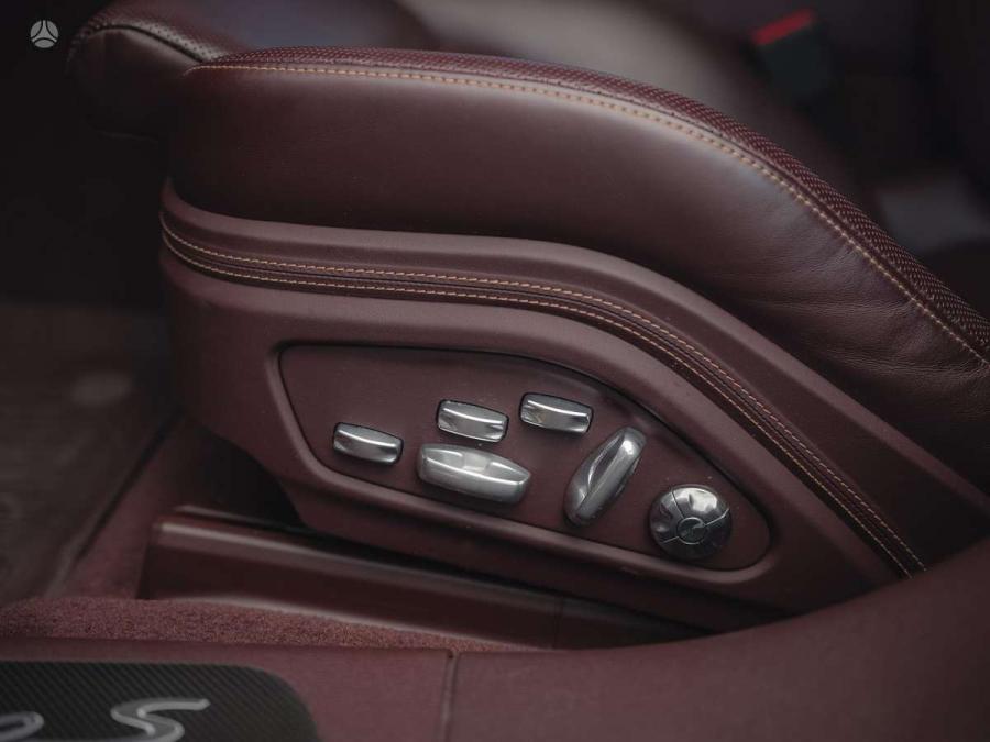 Blue Porsche Panamera 2021 in Vilnius, with an engine capacity of 4.00 L and mileage of 170 thousand km for 79911 €, photo 40 on AUTOMOTO.COM.LV
