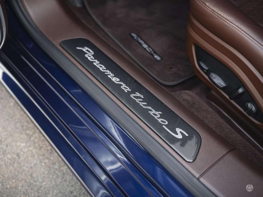 Zils Porsche Panamera 2022 Viļņa, ar dzinēja tilpumu 4.00 L un nobraukumu 58 tūkst. km par 109911 €, foto 47 vietnē AUTOMOTO.COM.LV