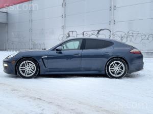 Blue Porsche Panamera 2011 in Riga, with an engine capacity of 3.60 L and mileage of 146 thousand km for 20900 €, photo 3 on AUTOMOTO.COM.LV