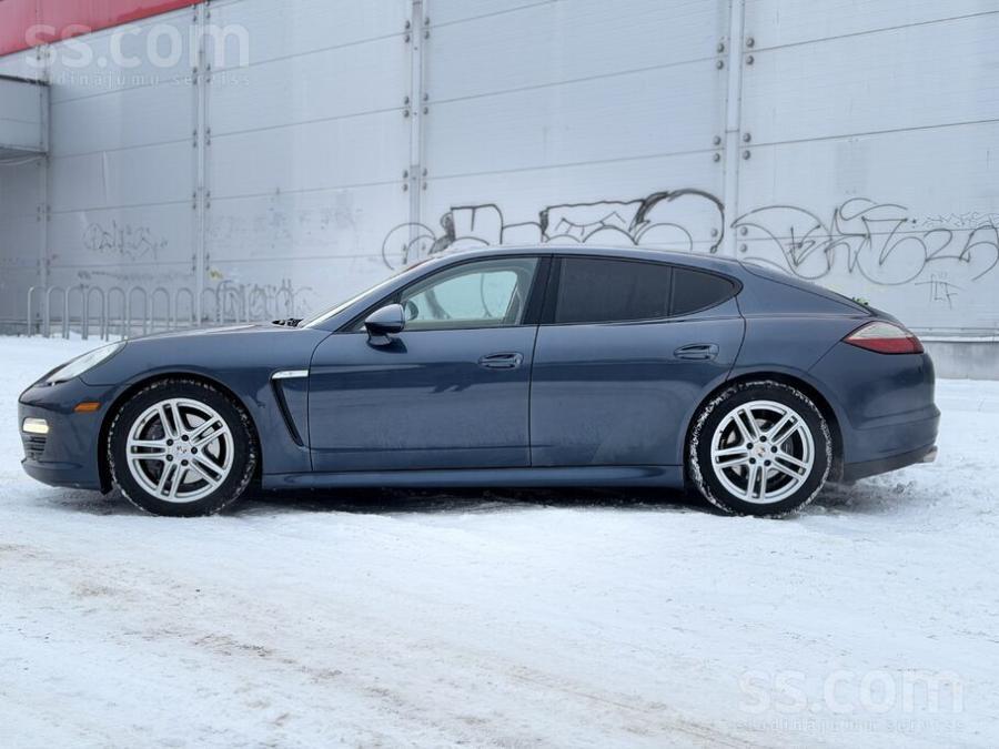 Blue Porsche Panamera 2011 in Riga, with an engine capacity of 3.60 L and mileage of 146 thousand km for 20900 €, photo 3 on AUTOMOTO.COM.LV