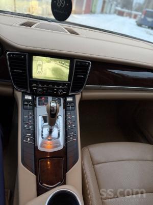 Blue Porsche Panamera 2011 in Riga, with an engine capacity of 3.60 L and mileage of 146 thousand km for 18900 €, photo 12 on AUTOMOTO.COM.LV