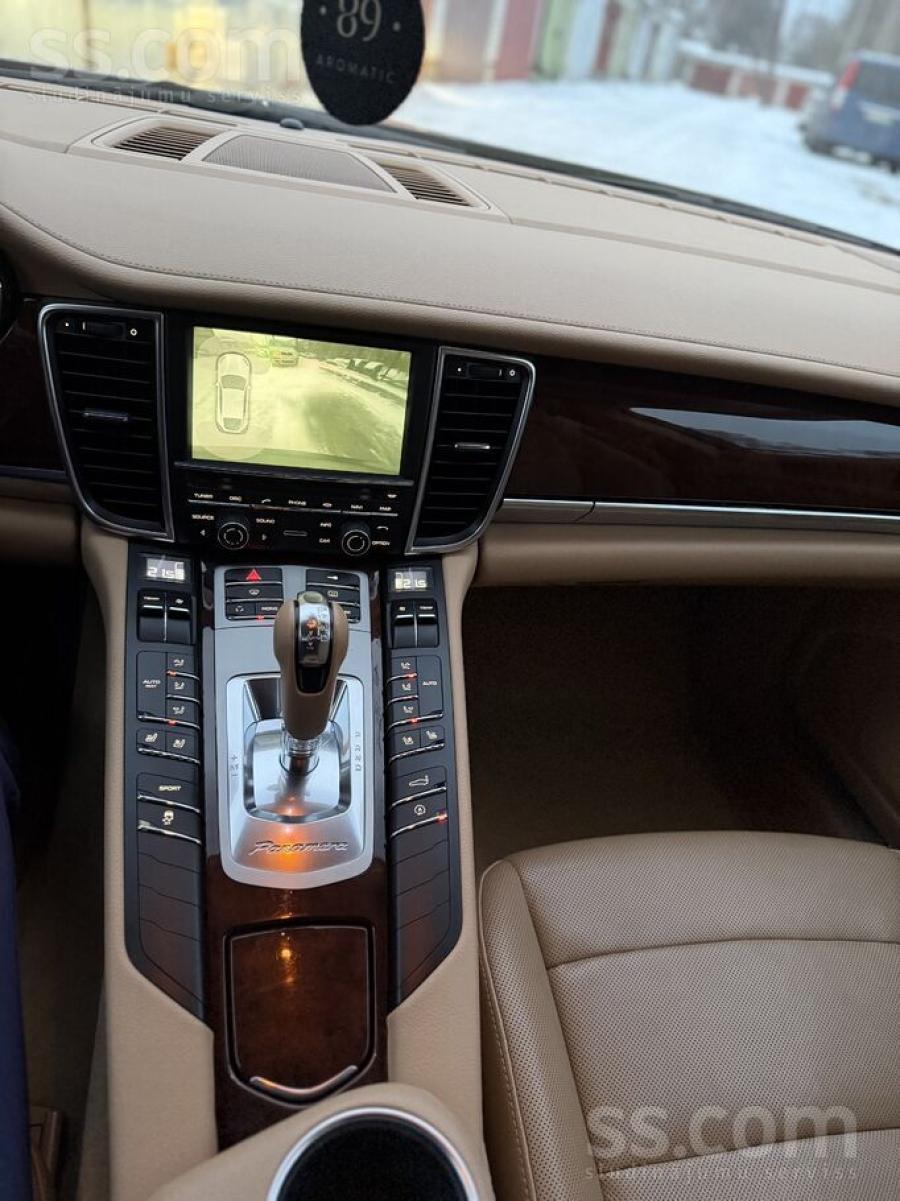 Blue Porsche Panamera 2011 in Riga, with an engine capacity of 3.60 L and mileage of 146 thousand km for 18900 €, photo 12 on AUTOMOTO.COM.LV