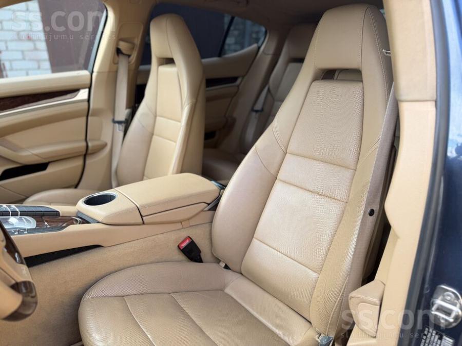 Blue Porsche Panamera 2011 in Riga, with an engine capacity of 3.60 L and mileage of 146 thousand km for 18900 €, photo 30 on AUTOMOTO.COM.LV