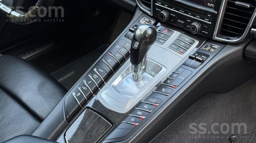 Zils Porsche Panamera 2012 Jūrmala, ar dzinēja tilpumu 4.80 L un nobraukumu 0 tūkst. km par 17950 €, foto 23 vietnē AUTOMOTO.COM.LV