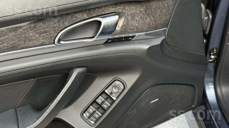 Zils Porsche Panamera 2012 Jūrmala, ar dzinēja tilpumu 4.80 L un nobraukumu 0 tūkst. km par 17950 €, foto 31 vietnē AUTOMOTO.COM.LV