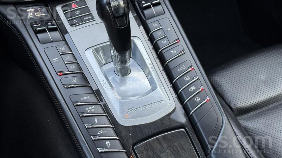 Zils Porsche Panamera 2012 Jūrmala, ar dzinēja tilpumu 4.80 L un nobraukumu 0 tūkst. km par 17950 €, foto 36 vietnē AUTOMOTO.COM.LV
