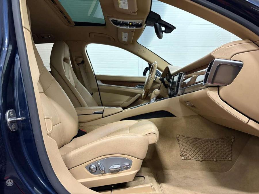 Zils Porsche Panamera 2015 Viļņa, ar dzinēja tilpumu 3.61 L un nobraukumu 162 tūkst. km par 22490 €, foto 17 vietnē AUTOMOTO.COM.LV