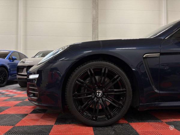 Zils Porsche Panamera 2015 Viļņa, ar dzinēja tilpumu 3.61 L un nobraukumu 162 tūkst. km par 22000 €, foto 9 vietnē AUTOMOTO.COM.LV