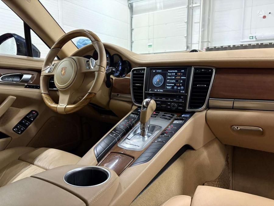 Blue Porsche Panamera 2015 in Vilnius, with an engine capacity of 3.61 L and mileage of 162 thousand km for 21000 €, photo 19 on AUTOMOTO.COM.LV