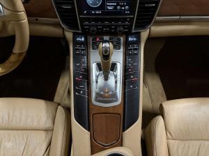 Blue Porsche Panamera 2015 in Vilnius, with an engine capacity of 3.61 L and mileage of 162 thousand km for 21000 €, photo 24 on AUTOMOTO.COM.LV