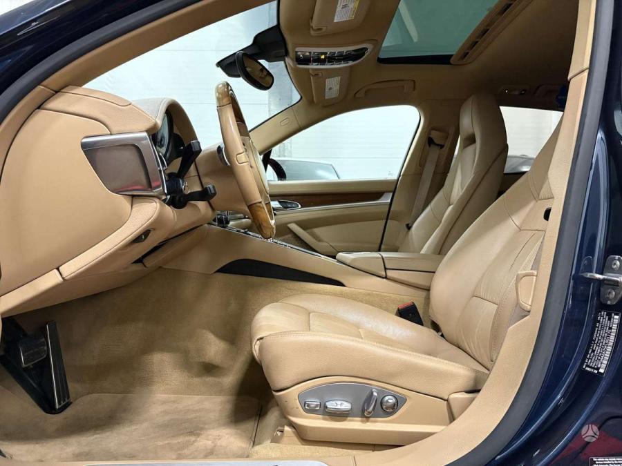 Blue Porsche Panamera 2015 in Vilnius, with an engine capacity of 3.61 L and mileage of 162 thousand km for 20790 €, photo 15 on AUTOMOTO.COM.LV