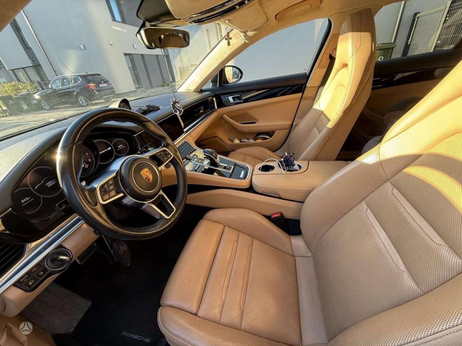 Blue Porsche Panamera 2018 in Kaunas, with an engine capacity of 2.89 L and mileage of 151 thousand km for 40500 €, photo 3 on AUTOMOTO.COM.LV