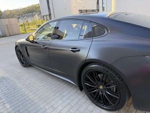 Blue Porsche Panamera 2018 in Kaunas, with an engine capacity of 2.89 L and mileage of 151 thousand km for 40500 €, photo 9 on AUTOMOTO.COM.LV