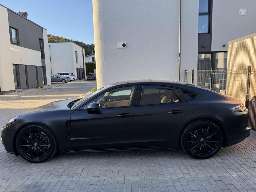 Blue Porsche Panamera 2018 in Kaunas, with an engine capacity of 2.89 L and mileage of 151 thousand km for 40500 €, photo 10 on AUTOMOTO.COM.LV