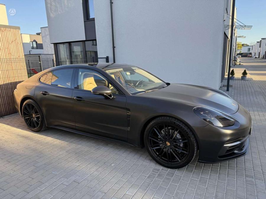 Blue Porsche Panamera 2018 in Kaunas, with an engine capacity of 2.89 L and mileage of 151 thousand km for 40500 €, photo 16 on AUTOMOTO.COM.LV