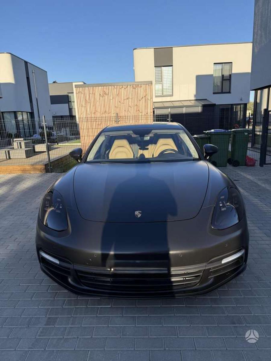 Blue Porsche Panamera 2018 in Kaunas, with an engine capacity of 2.89 L and mileage of 151 thousand km for 40500 €, photo 17 on AUTOMOTO.COM.LV